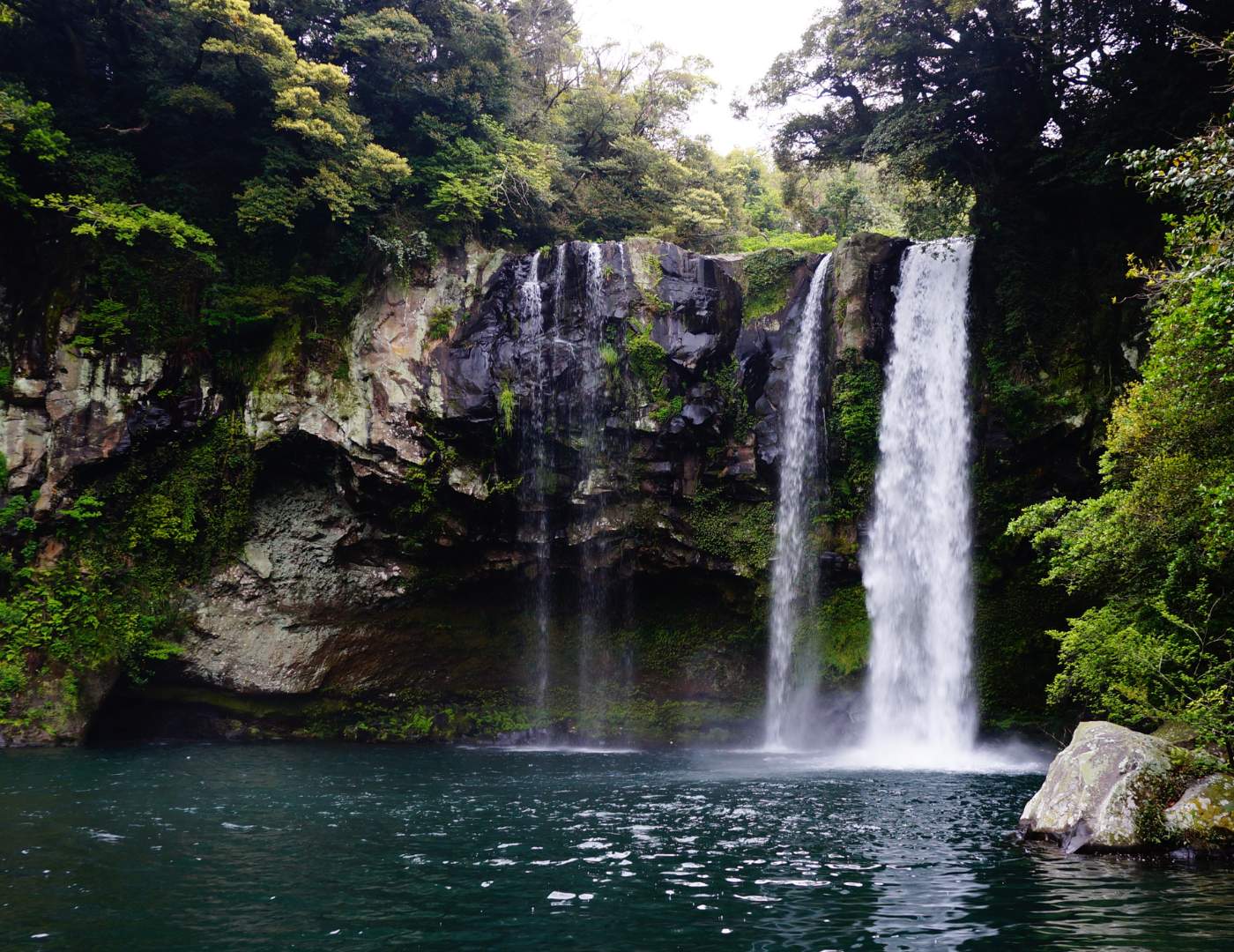 Explore The 5 Top Waterfalls in Costa Rica - The Castle Of Oz